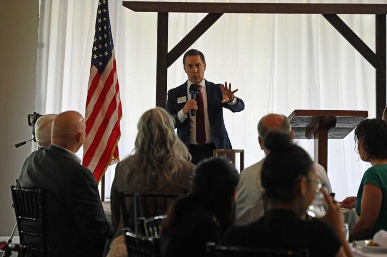 Bluish State Attorney Aronberg Faces Tough Red Crowd