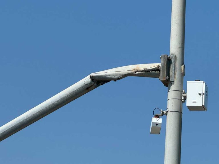 A Mast Arm Crashes Onto State Road 100 at the Foot of the Flagler Beach ...