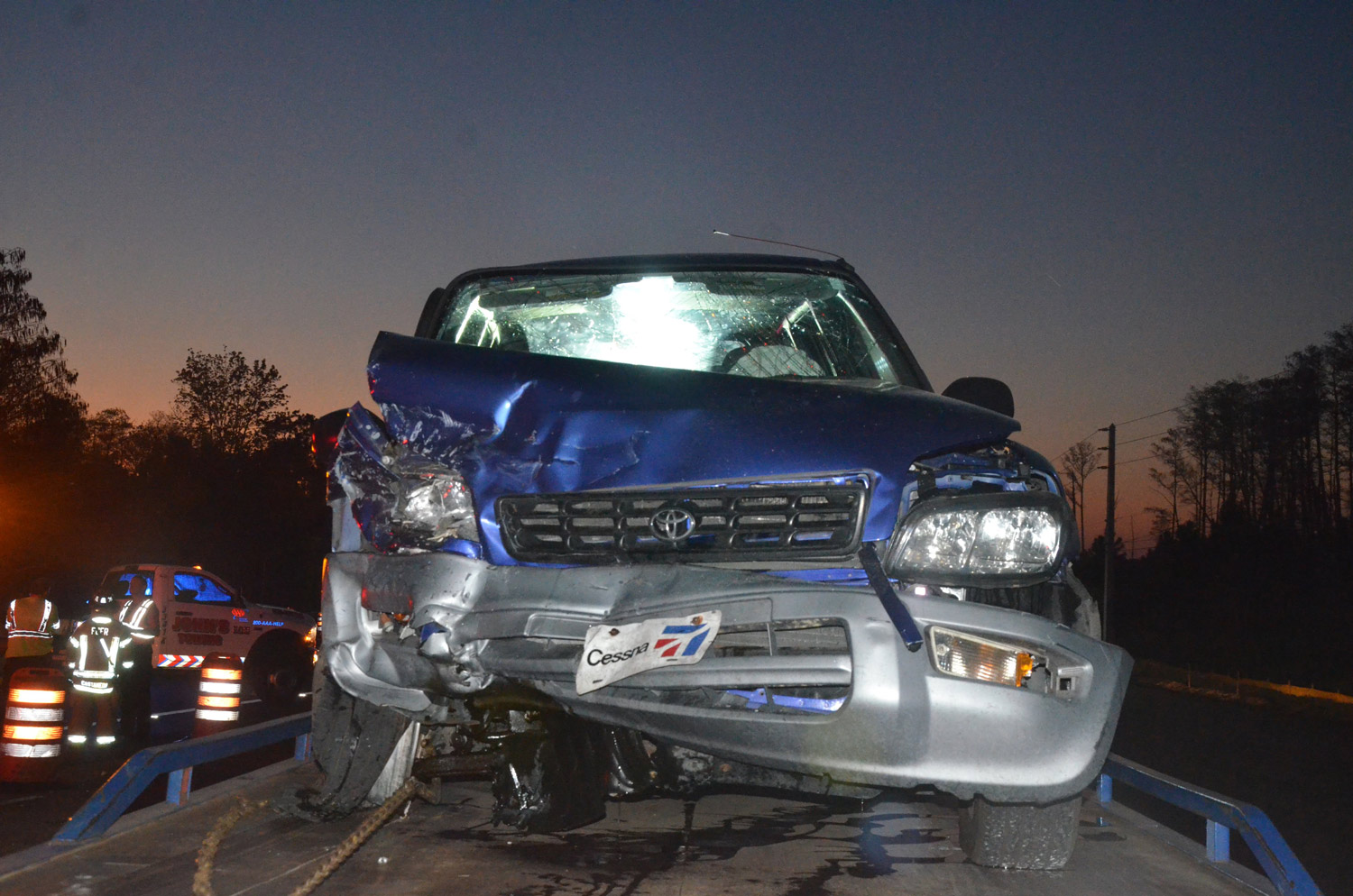 Family of 5 and Off-Duty Cop Hospitalized in 3-Vehicle Crash at ...